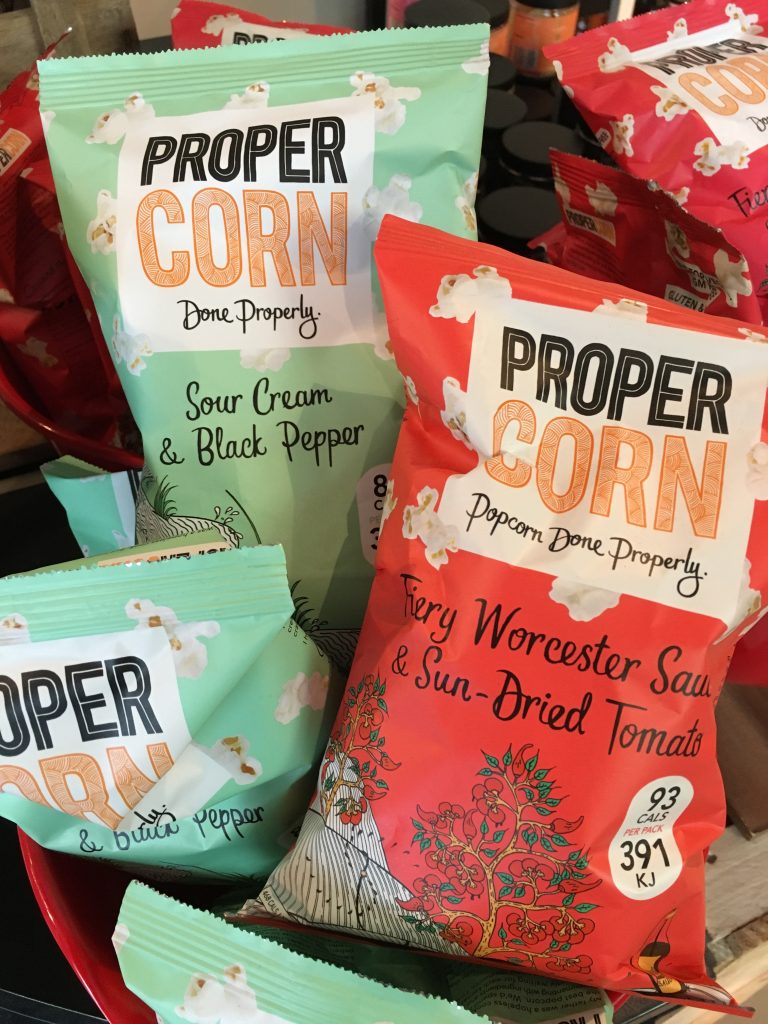 Proper Corn Popcorn - naschkater.com - das Süßigkeiten-Marketing-Blog