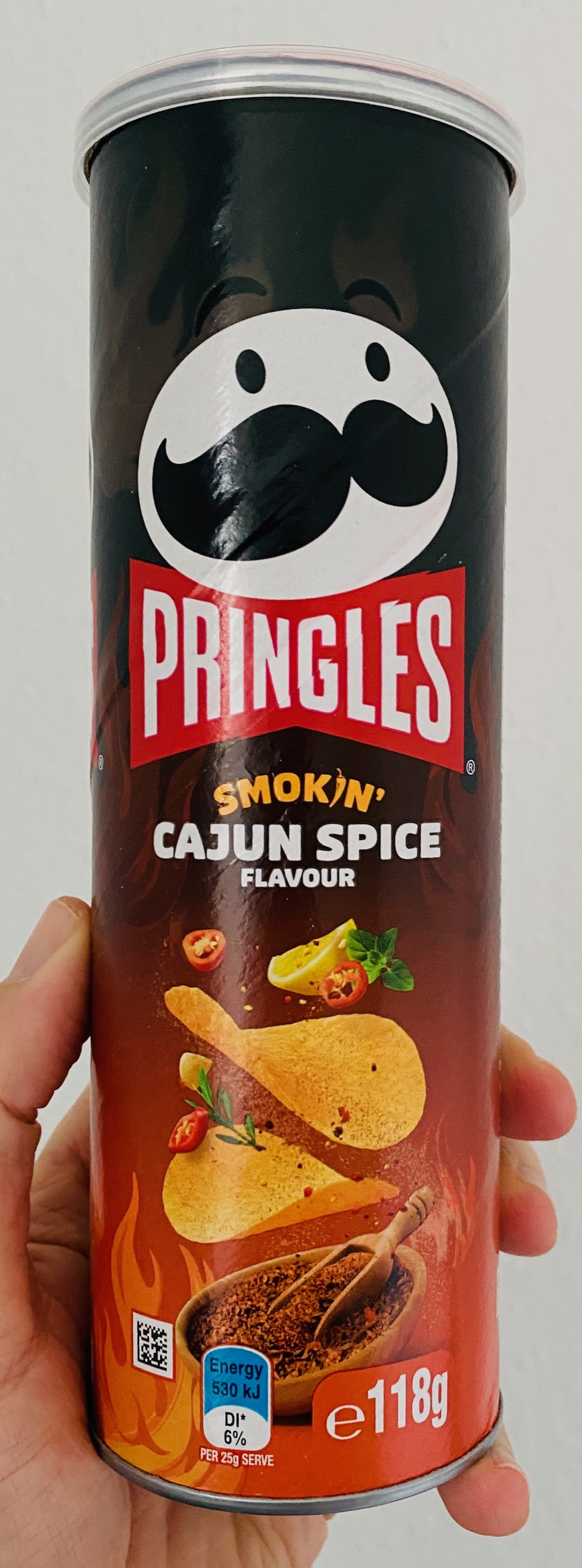 Pringles Smokin Cajun Spice 118G - naschkater.com - das Süßigkeiten ...