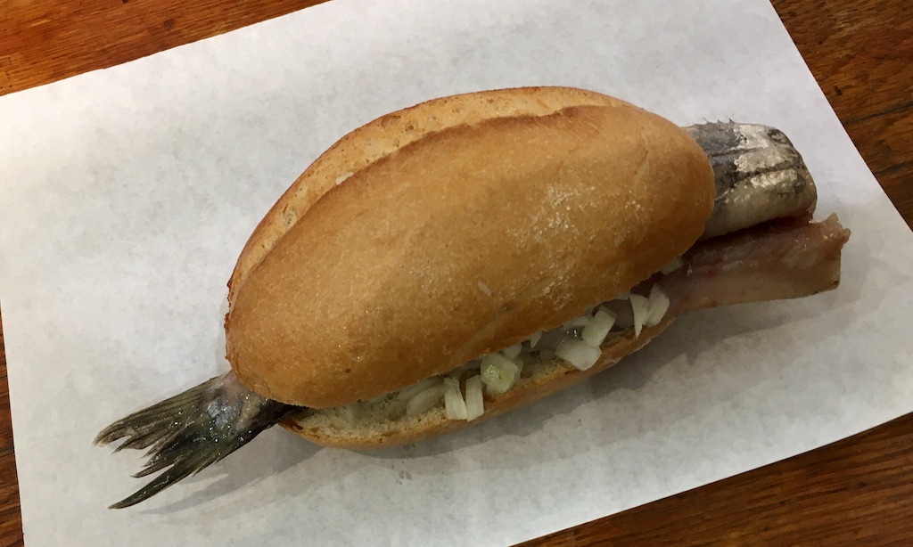 Grüne Woche Matjes-Brötchen - naschkater.com - das Süßigkeiten ...