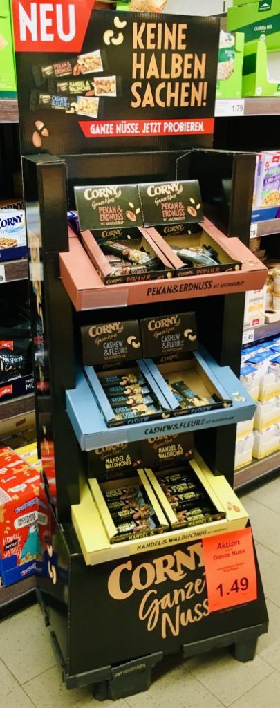 Schwartau Corny Ganze Nuss Müsliriegel POS-Display - naschkater.com ...