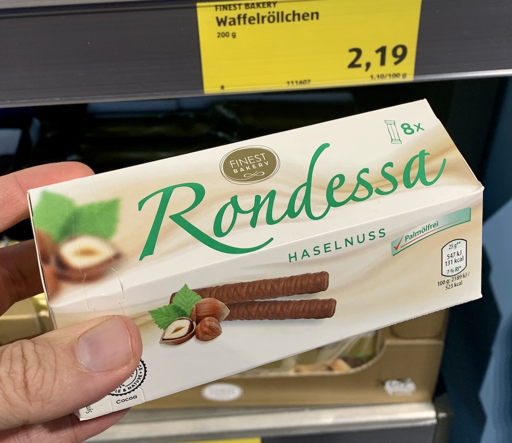 Hofer Finest Bakery Rondessa Haselnuss Waffelröllchen - naschkater.com ...