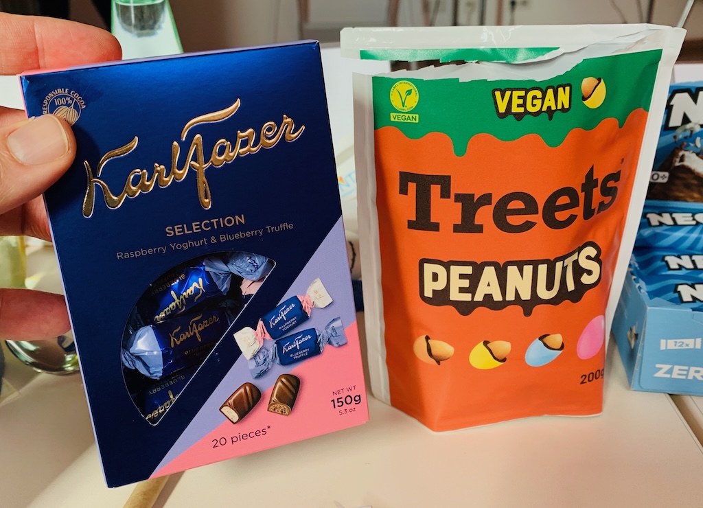 Fazer Karl Fazer Selection Raspberry Yogurt+Blueberry Truffle 150G ...